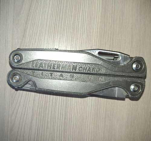 Мультитул Leatherman Charge Titanium