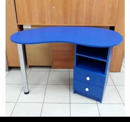 Стол маникюрный