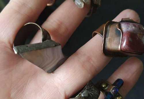 Кольца из разных металлов ручной работы