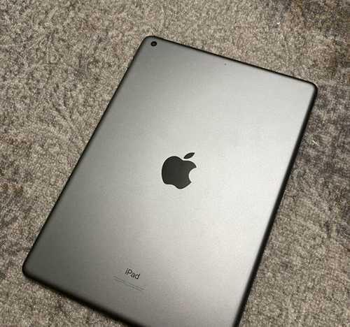 iPad 10.2