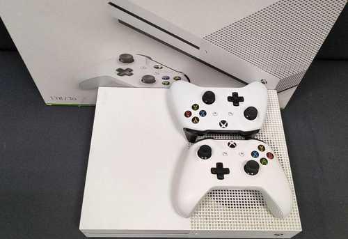 Xbox one S 1тб 2 джойстика