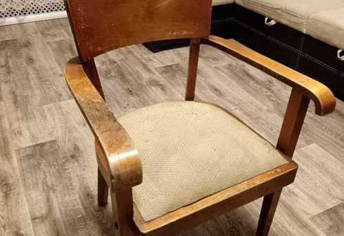 Стул-кресло старинное на реставрацию