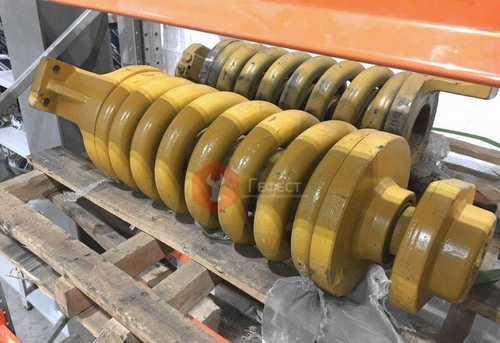 Натяжитель гусеницы Komatsu PC200-8M0