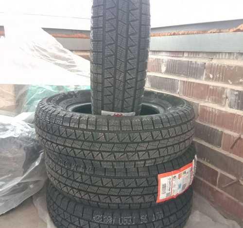 Powertrac Ice Xpro 175/70 R13 82
