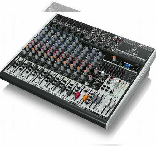 Микшерный пульт Behringer Xenyx X 1832USB