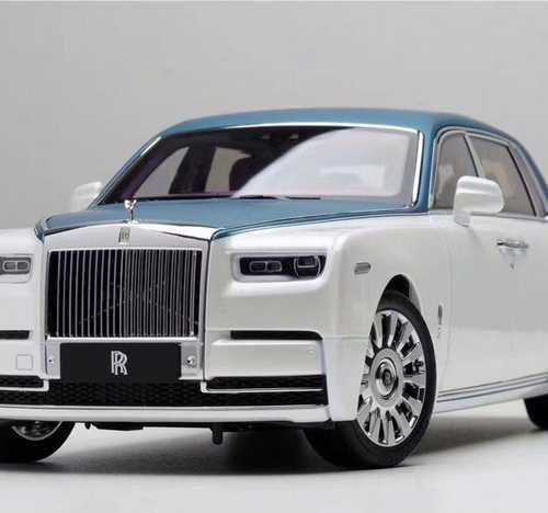 Модель Rolls-Royce Phantom viii 1/18 w/b