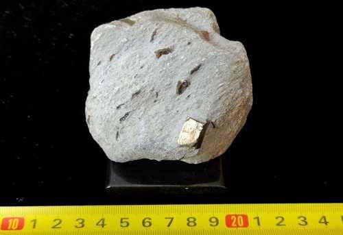 Минерал камень кристалл коллекционный пирит