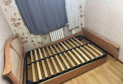 Разобранная кровать под ремонт или на реставрацию