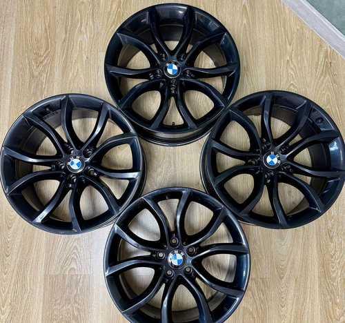 Комплект оригинальных дисков BMW V-spoke стиль 594