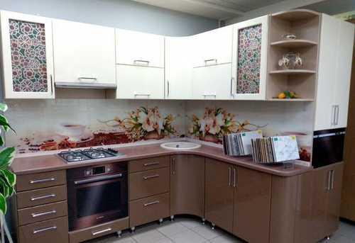 Кухонный гарнитур выставочный образец