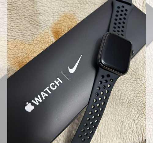 Apple Watch Series SE