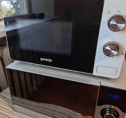 Микровалновка Greys swmo-8130(23л) 1400W