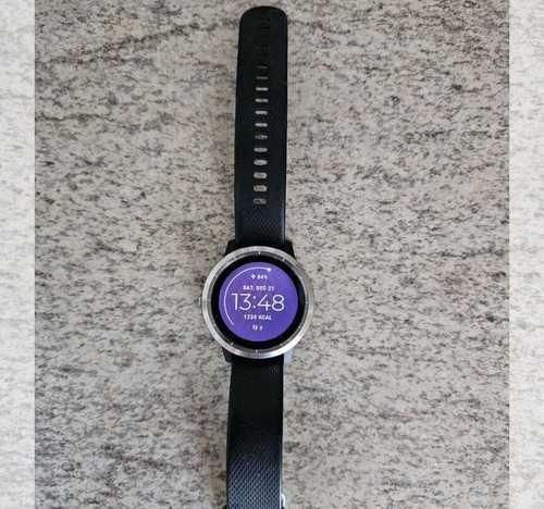 Часы Garmin Vivoactive 3