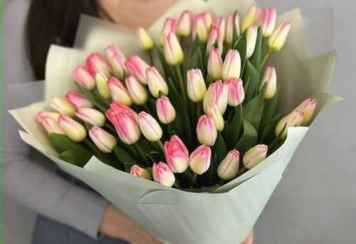 Тюльпаны белые и розовые