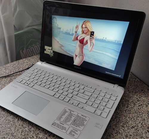 Sony Vaio Core i3\12GB\SSD\GeForce