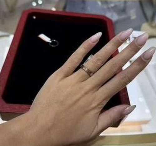 Новое кольцо Cartier love Ring White Gold Small