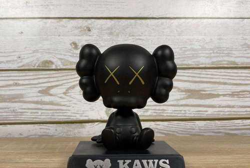 Фигурка Kaws