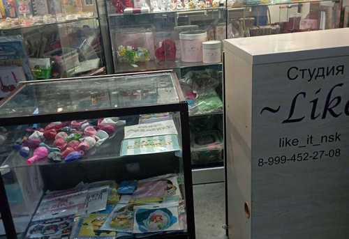 Отдел с шарами и товарами для праздника