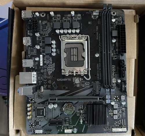 Материнская плата lga 1700 gigabyte