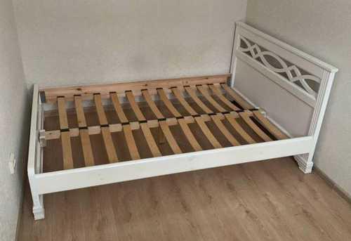 Кровать белая двуспальная деревянная 210х150 см