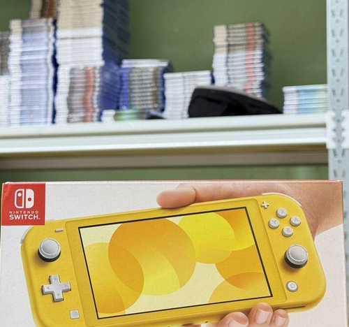 Игровая приставка Nintendo Switch Lite Желтая