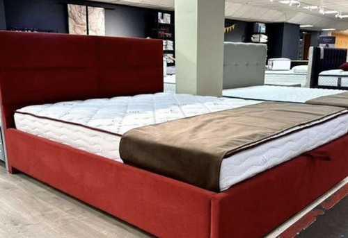 Кровать с обивкой 160х200