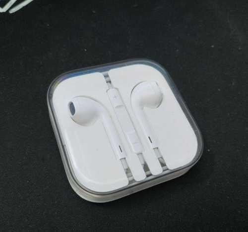 Наушники Apple EarPods 3.5 мм