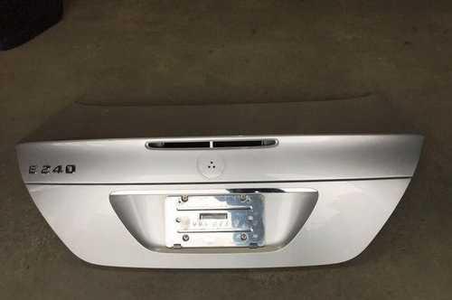 Крышка багажника задняя Mercedes-Benz E-Class W211