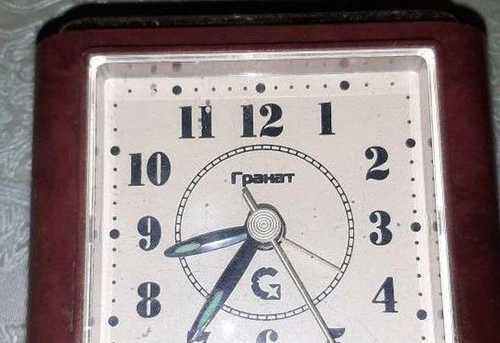 Часы будильник