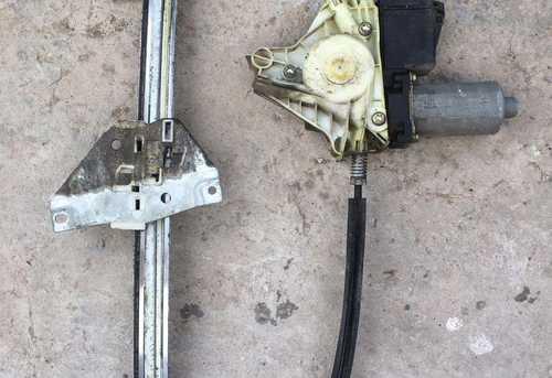 Стеклоподьемник задний правый Mitsubishi Carisma