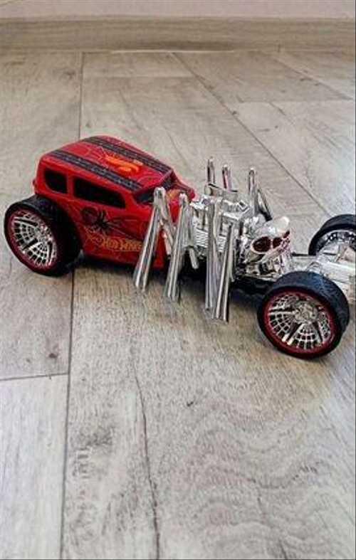 Машинка Hot Wheels Паук