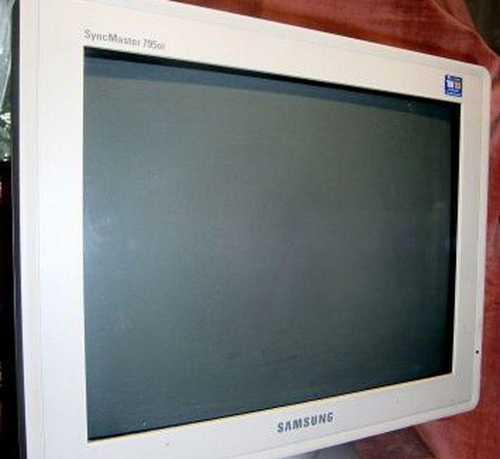 Монитор плоский Samsung 795DF