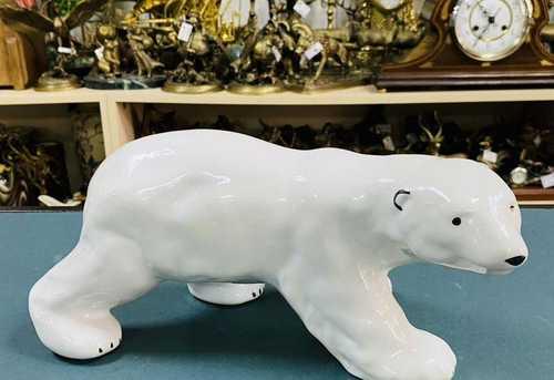 Статуэтка белый медведь. Фарфор