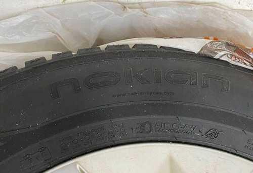 Nokian Tyres Hakkapeliitta 7 215/65 R16 102R