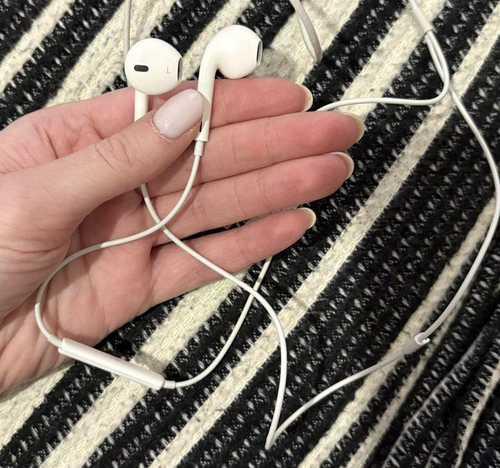 Наушники apple earpods lightning