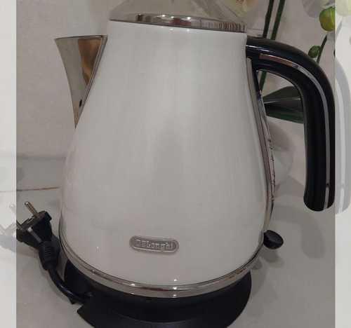 Чайник delonghi