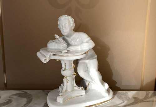 Антикварная фарфоровая статуэтка Юный Пушкин лфз