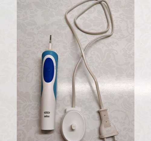 Электрическая зубная щетка Braun Oral-B