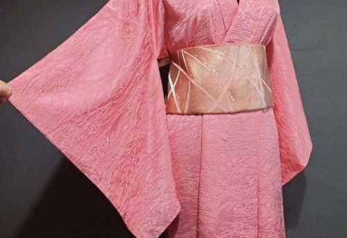 Японское женское кимоно