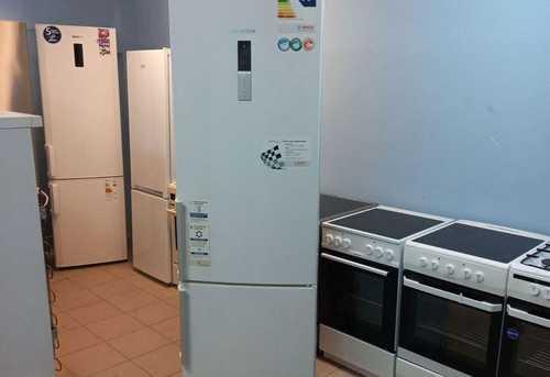 Холодильник с морозильной камерой. Доставка