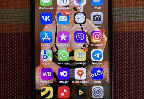 Телефон iPhone XS