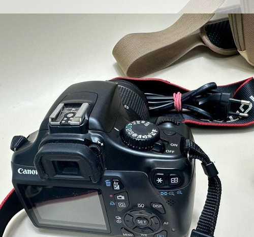 Зеркальный фотоаппарат Canon EOS 1100D kit EF-S 18