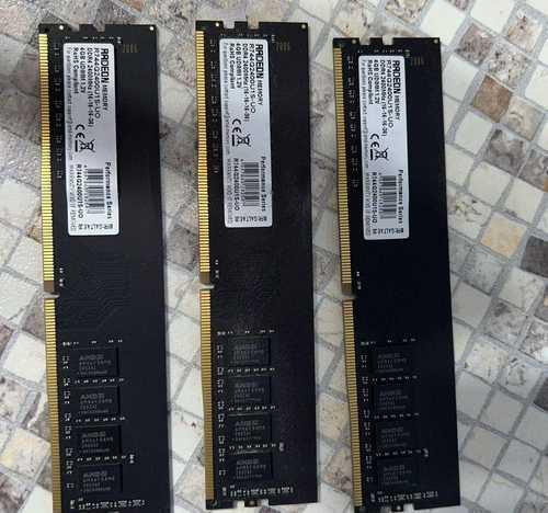 Оперативная память radeon (3 плашки по 4 gb)