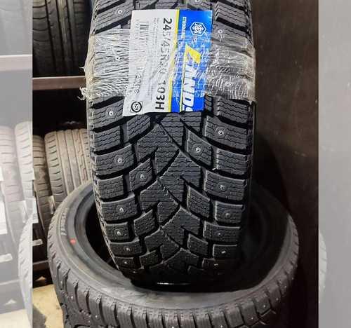 Landsail Ice Star IS37 245/45 R20 103H