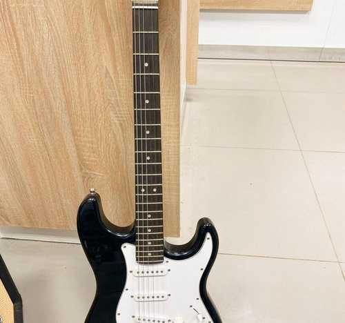 Электрогитара fender stratocaster с комбиком