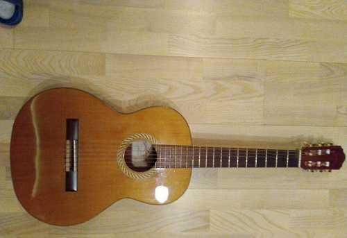 Продам гитару классическую Kremona Soloist S62c