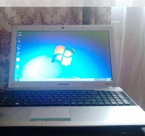 15.6" Samsung RV511, Core i5, RAM 4 ГБ, 320 ГБ, GeForce 315M