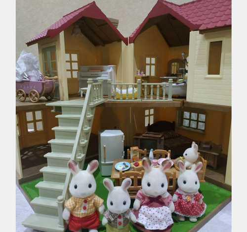 Sylvanian families домик с мебелью и кроликами