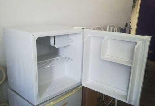 Минихолодильник Elenberg 50см