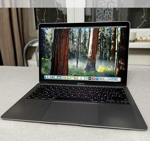 MacBook Air 13 2020 M1 / 16 гб / SSD 256 гб